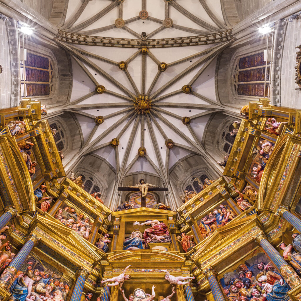 El espectacular retablo de Gaspar Becerra en Astorga: bajo la ...